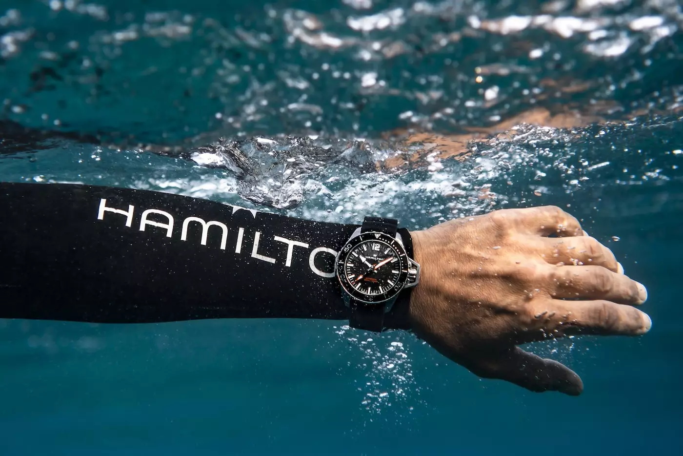 Hamilton သည် Khaki Navy Frogman Automatic 46 ဖြင့် ဂန္တဝင်နာရီကို အပ်ဒိတ်လုပ်သည်။ 4703_8