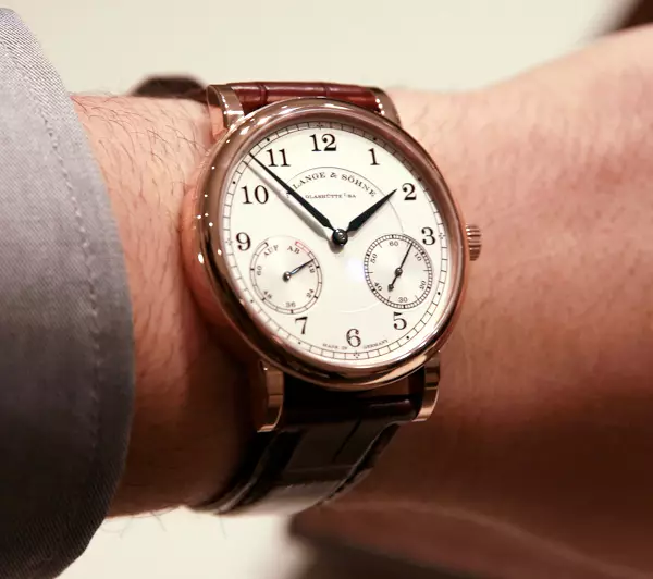 A-Lange-Sohne-1815-Up-Turun-1