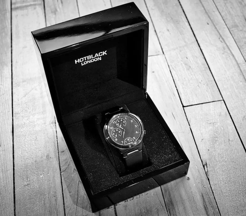 Hotblack-Hoptroff-Smart-Watch-Futbal-World-Cup-Display-1