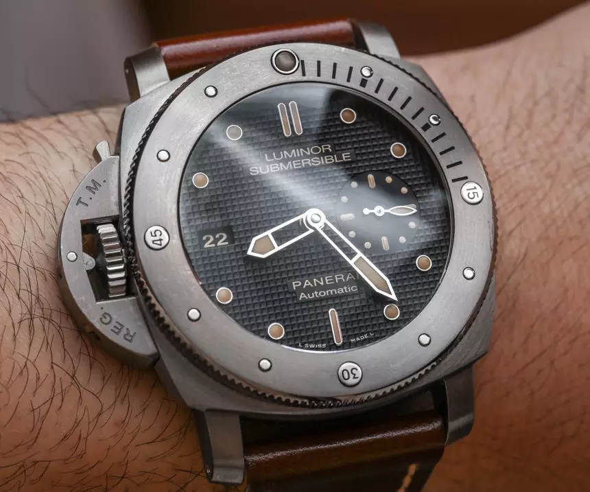 Panerai-Luminor-Submersível-PAM569-Titanio-Destro-7