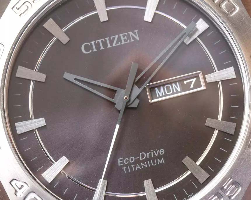 citizen-eco-drive-super-titanium-aw0060-ablogtowatch-15