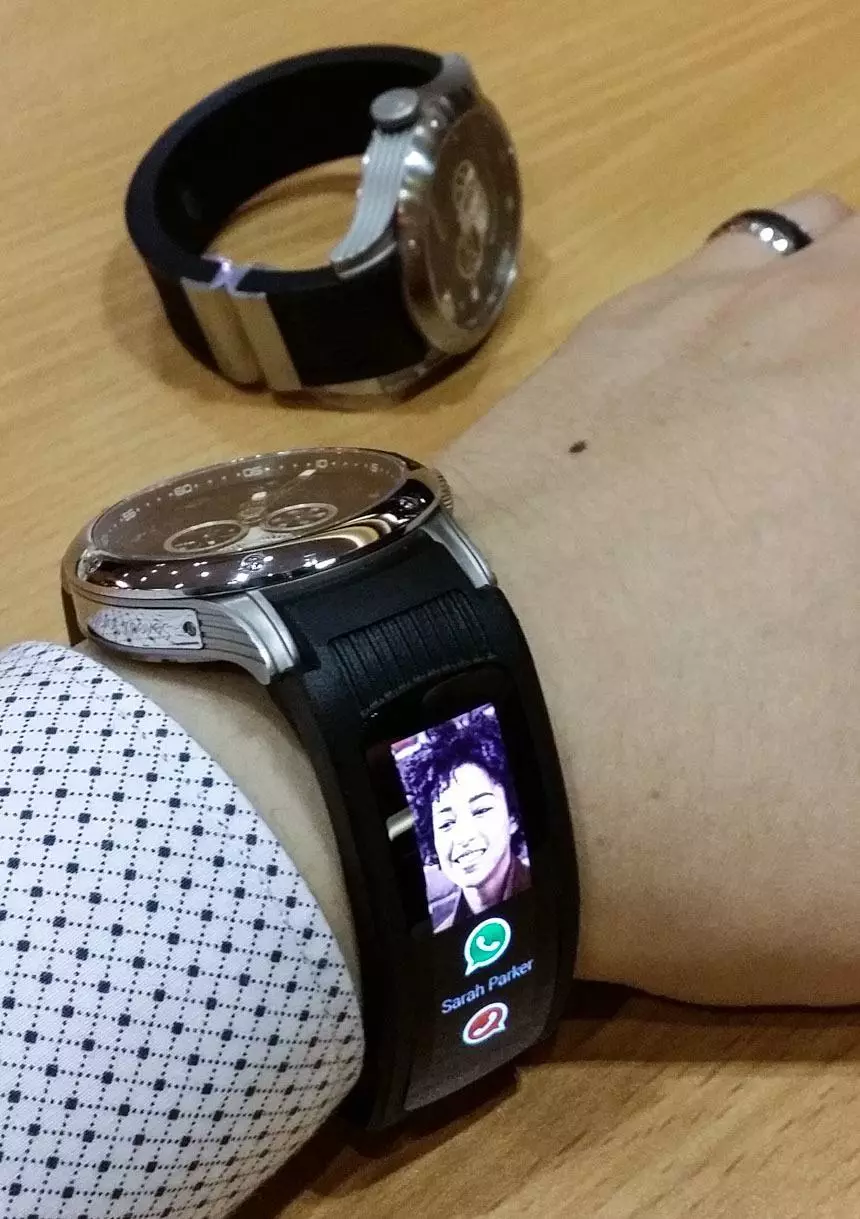 Ang Kairos T-Band Strap na May Screen ay Ginagawang Smartwatch ang Anumang Relo