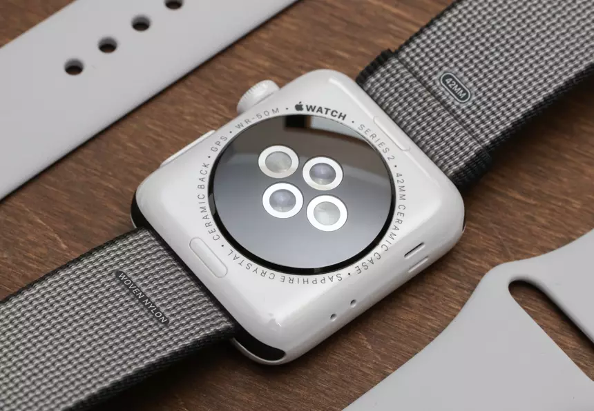 apple-watch-siri-2-edition-white-ceramic-ablogtowatch-10