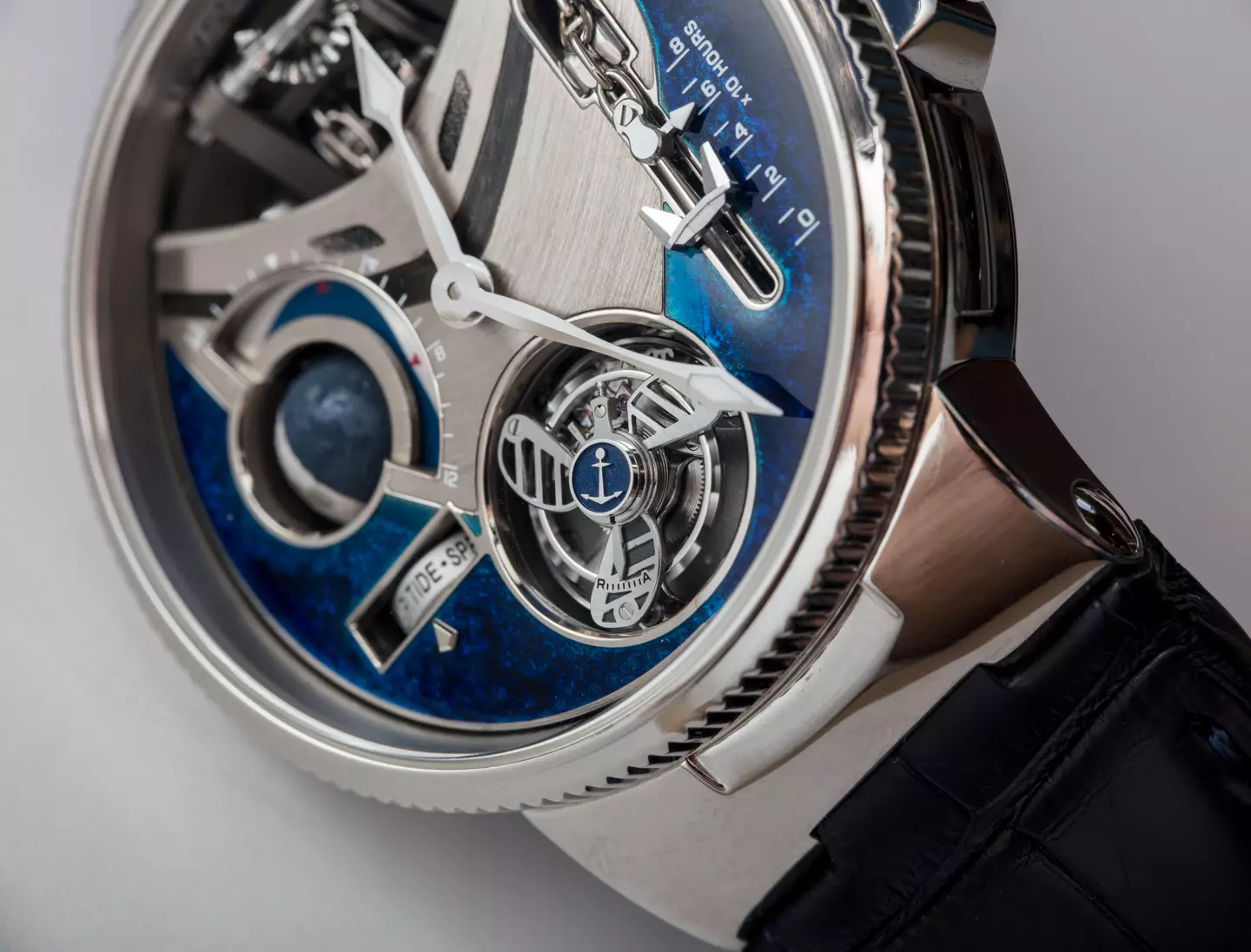 Thêm một làn sóng vào cuối thế giới với đồng hồ Ulysse Nardin 5235_7