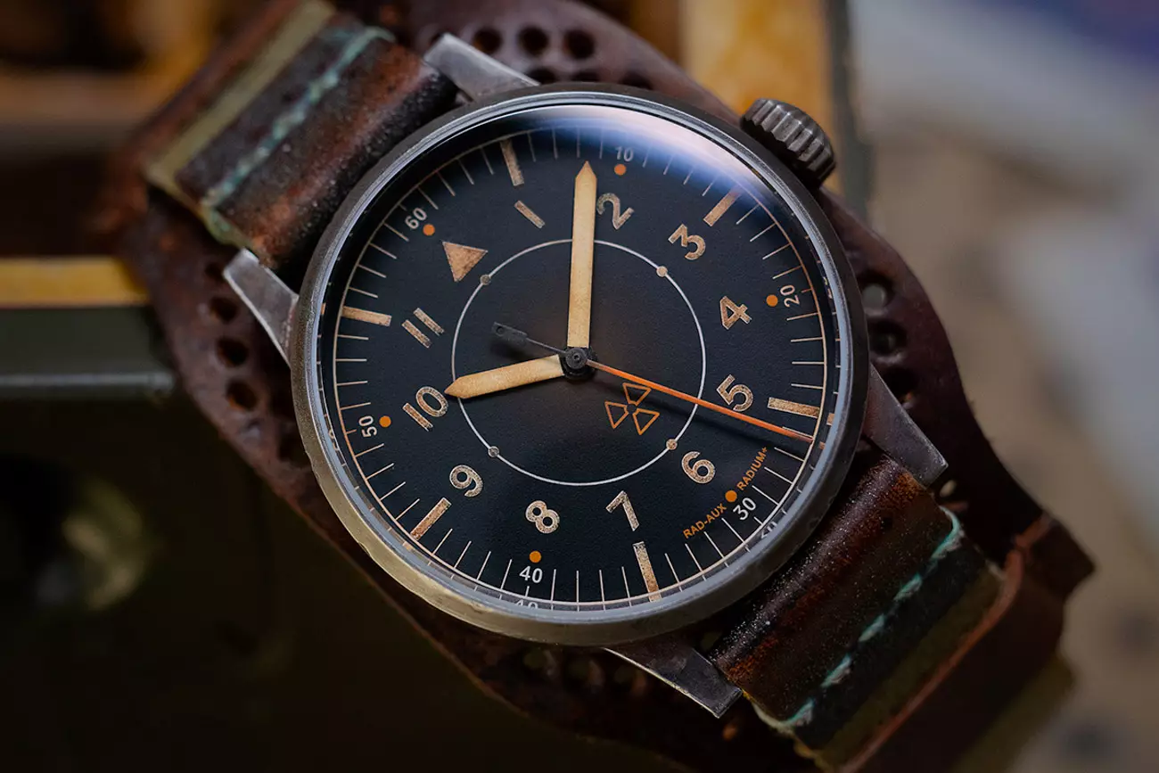 Laco RAD-AUX Limited Edition là chiếc đồng hồ của nhà thám hiểm hậu tận thế đến từ thế giới khác 5292_1