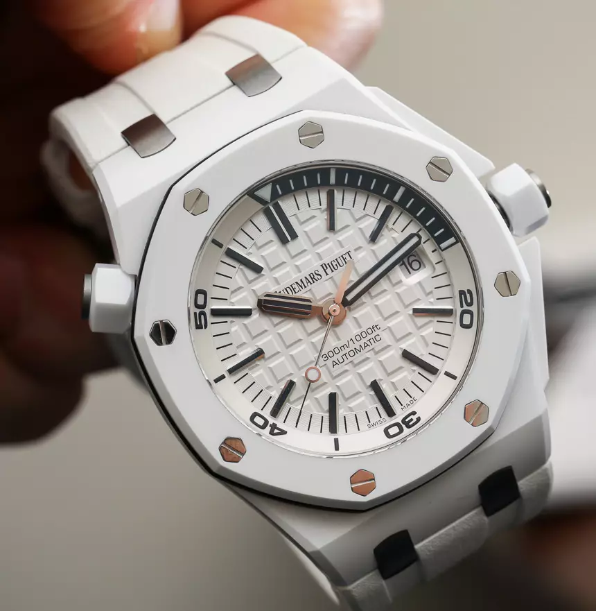 Audemars-Piguet-Royal-Oak-Offshore-Diver-White-Ceramic-2