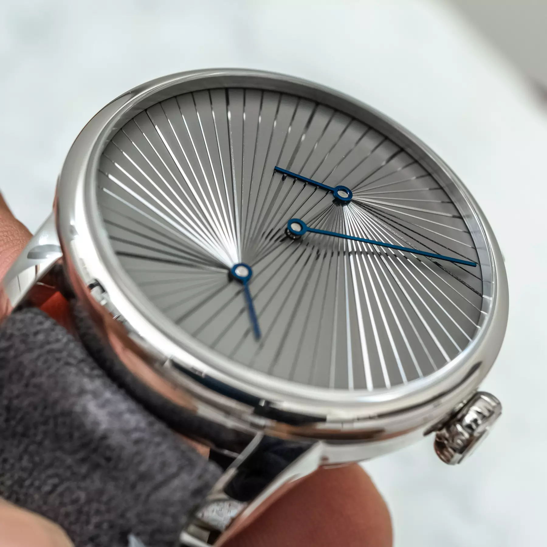 Hands-On: Le Régulateur Louis Erard x Atelier oï Limited-Eagrán Watch 5446_1