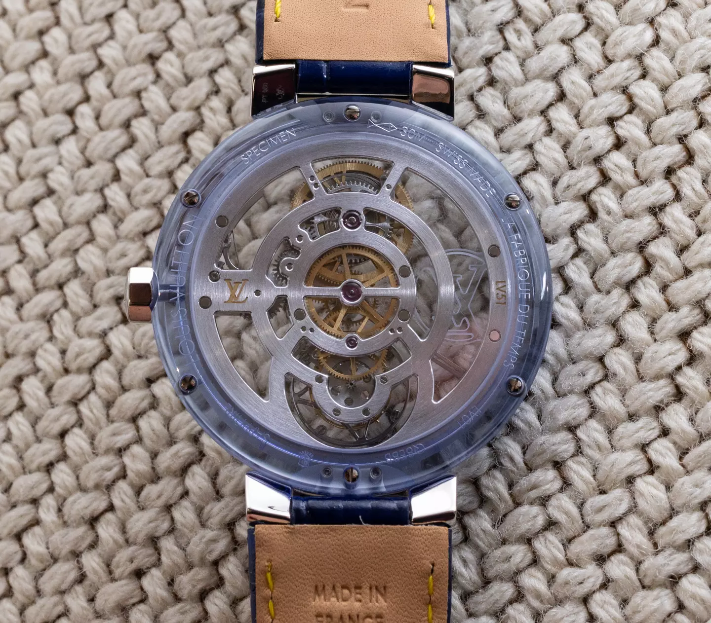 Izandla Zivuliwe: I-Louis Vuitton Tambour Moon Flying Tourbillon Poincon de Geneve Blue Sapphire Watch 5465_3