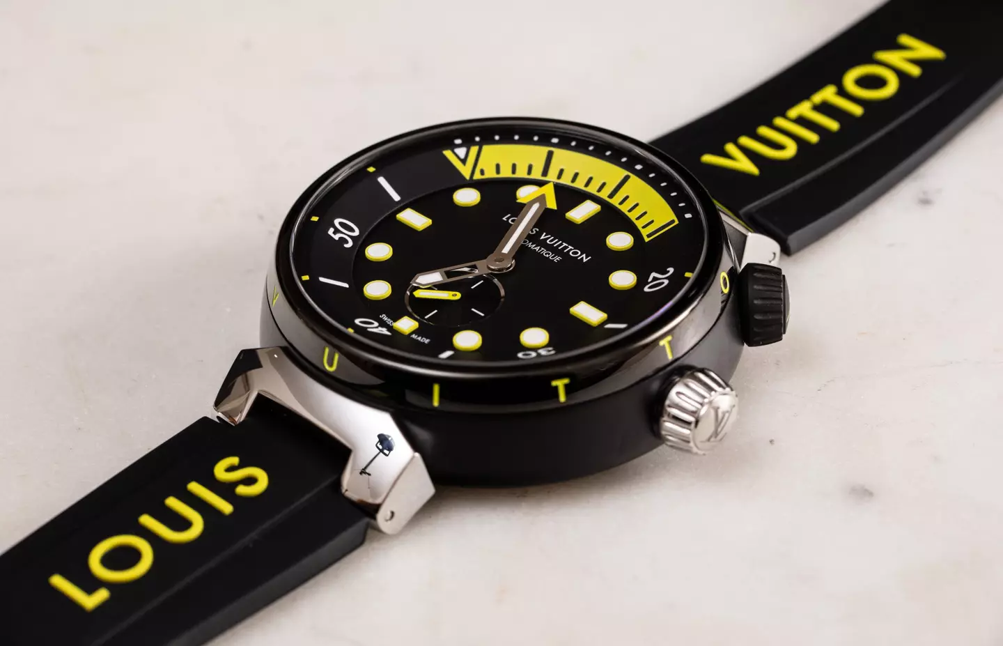 Практически: часовник Louis Vuitton Tambour Street Diver 5467_6