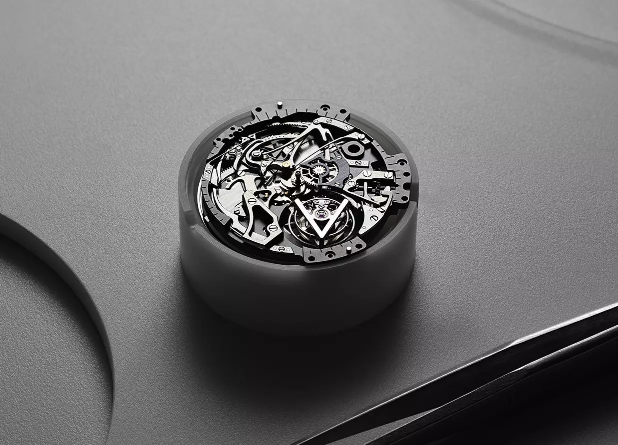 Louis-Vuitton-Voyager-Minute-Repeater-Flying-Tourbillon-Watch-Movement-components