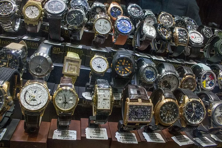 Giunsa Pag-ayo ang High-End Watch Retail Bisan pa ang Pag-flatte nga mga Regulasyon Ug Pag-uyon sa Presyo | Pahina 3 sa 3 54900_3