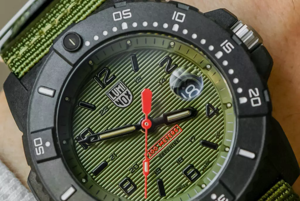 Luminox نیوی سیل 3600 گرین ڈائل شاٹ