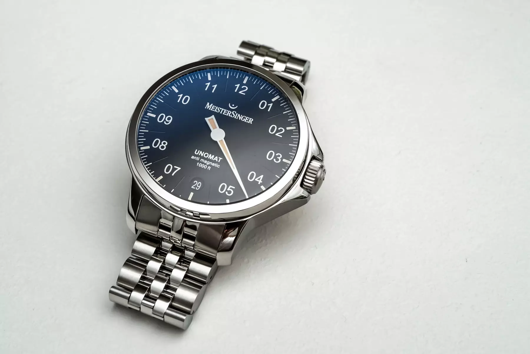 Meistersinger khẳng định thiết kế cổ điển của mình với dòng đồng hồ Unomat mới 5638_12