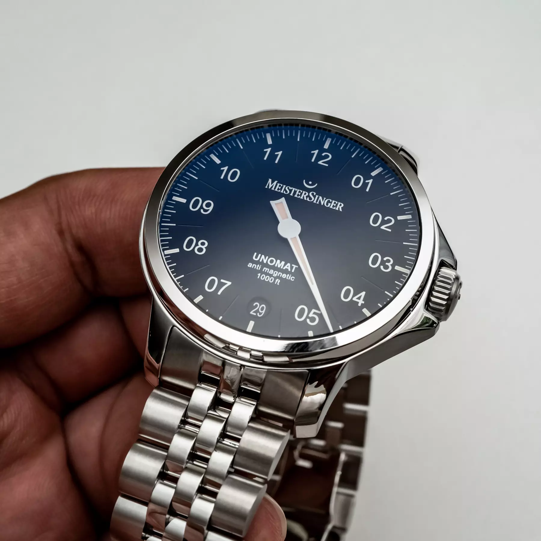 Meistersinger Toughens Säi klassesche Design Mat New Unomat Watch Serie 5638_5