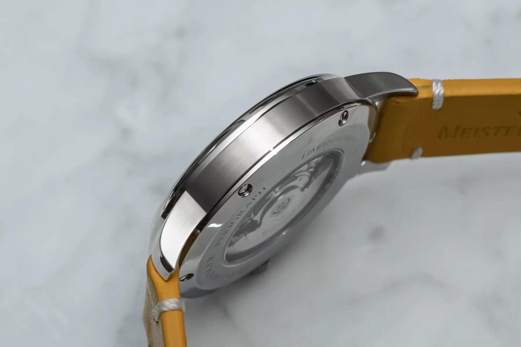 Meistersinger brinda 20 anos de relojoaria com o Perigraph Mellow Yellow 5639_7