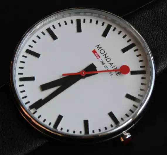 Mondaine Railway Buta Watch Review 5744_2