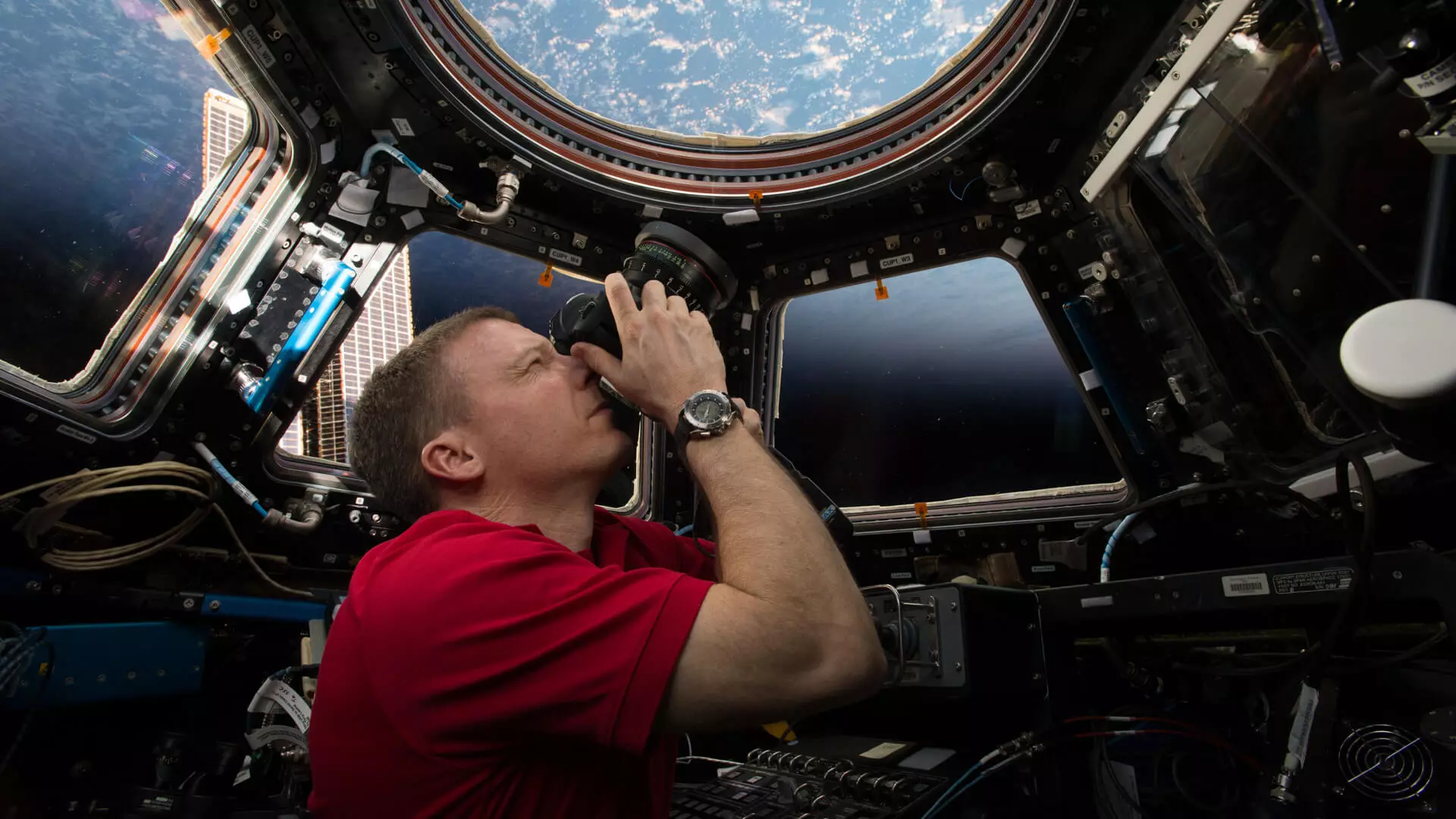 Spending Time Feature: Wie ein Astronaut die Omega Speedmaster X-33 im Weltraum nutzt