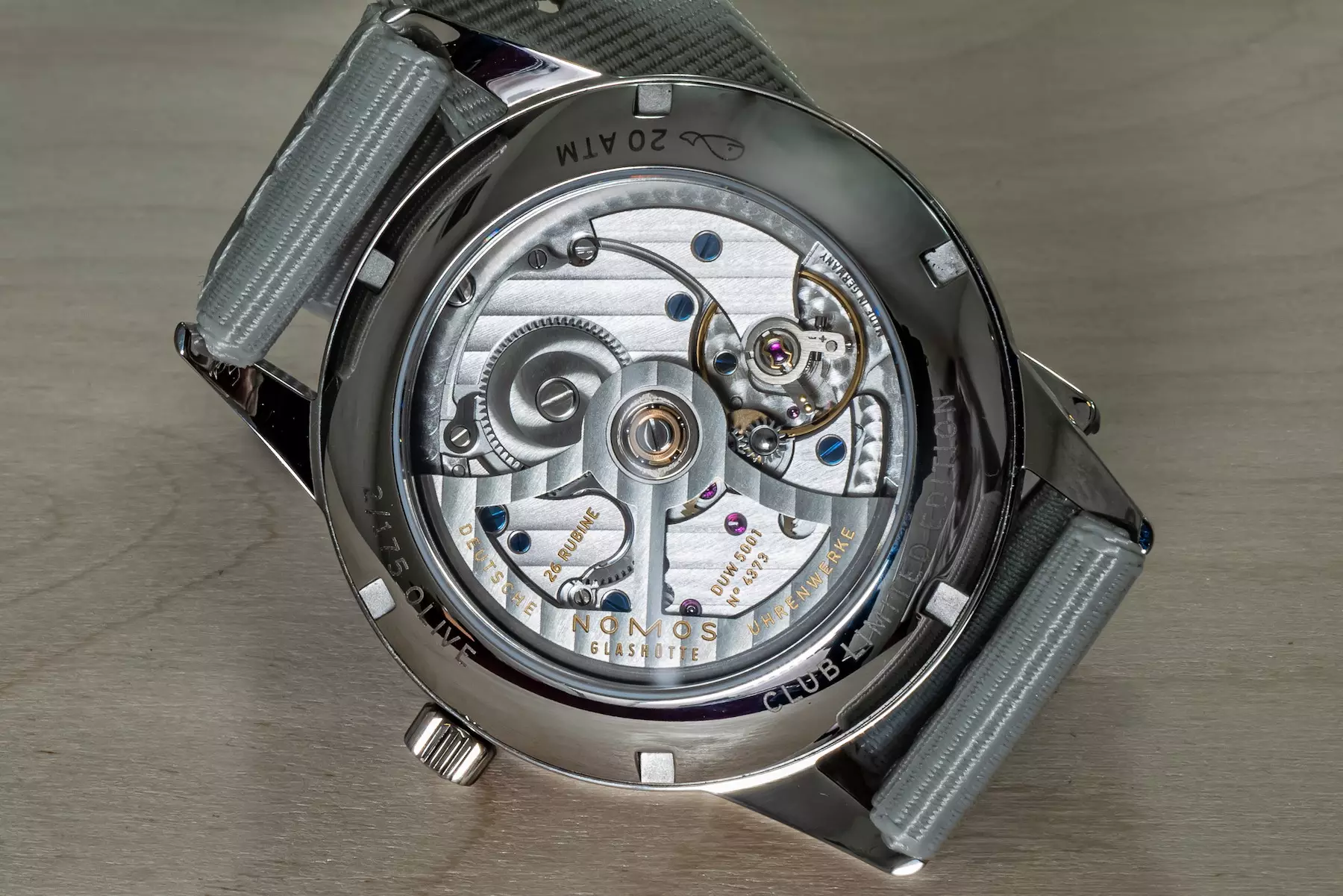 NOMOS świętuje 175-lecie zegarmistrzostwa w Glashütte trzema kolorowymi nowymi pałkami automatycznymi 6007_3