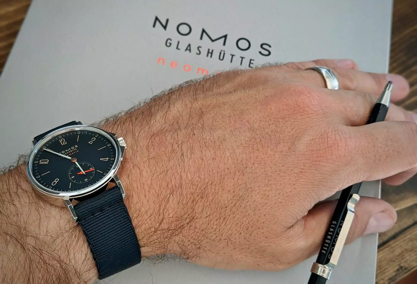 Jereo ny famerenana: NOMOS Ahoi Atlantik 561 6011_1