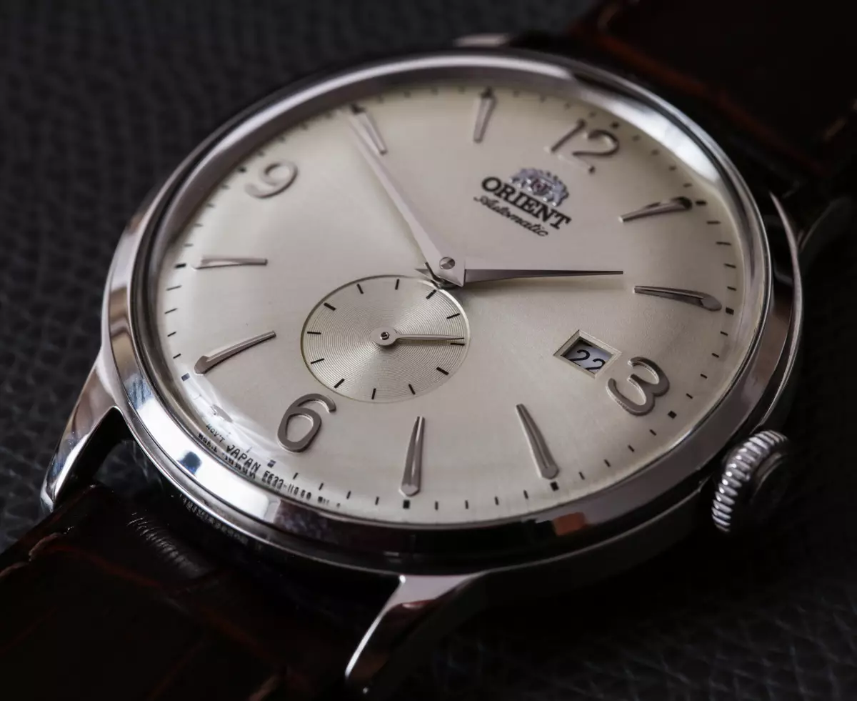 Szczegółowa tarcza Orient Bambino Small Seconds