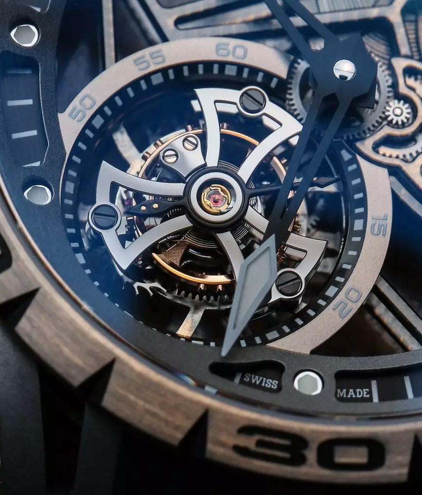 Roger-Dubuis-Excalibur-Tourbillon-horloĝoj-2