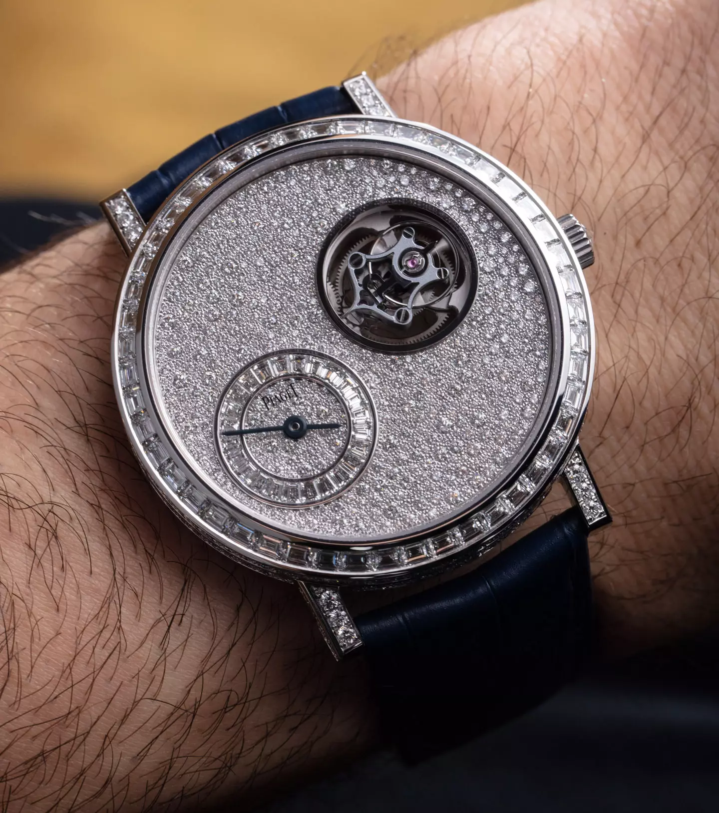 Ձեռքի վրա երկու ադամանդներով զարդարված Piaget Altiplano Tourbillon ժամացույցներ 6244_1