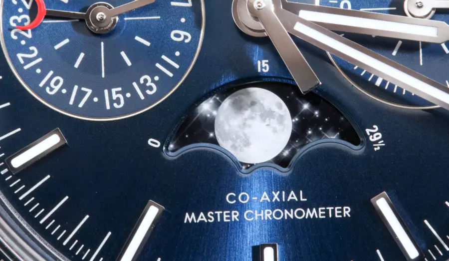 Omega-Speedmaster-Moonwatch-Co-aiseach-Máistir-Chronometer-Moonphase-Cronograph-30433445203001-aBlogtoWatch-19