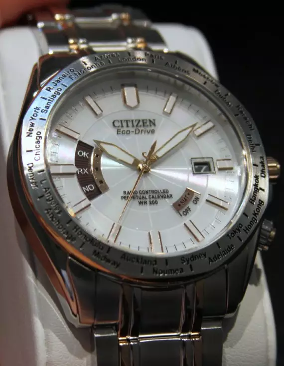 Civitanaj Eco-Drive World Eternal AT Horloĝoj 63382_2