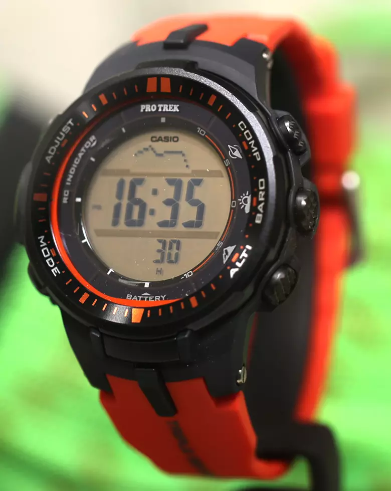 Casio PRO TREK PRW 3000 Oranĝa