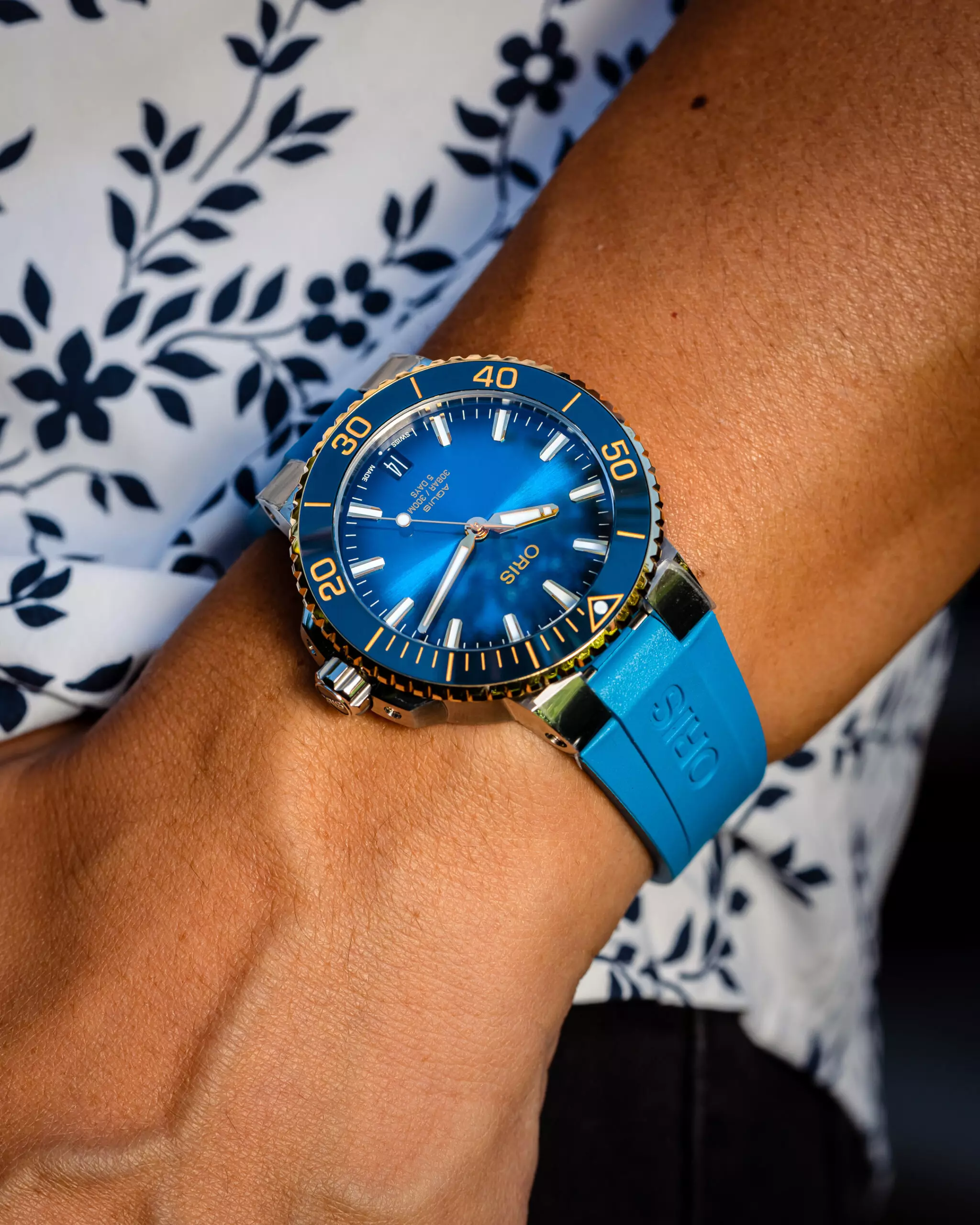 Hands-On៖ Oris Aquis Date Calibre 400 41.5mm Bi-Color Watches 642_5