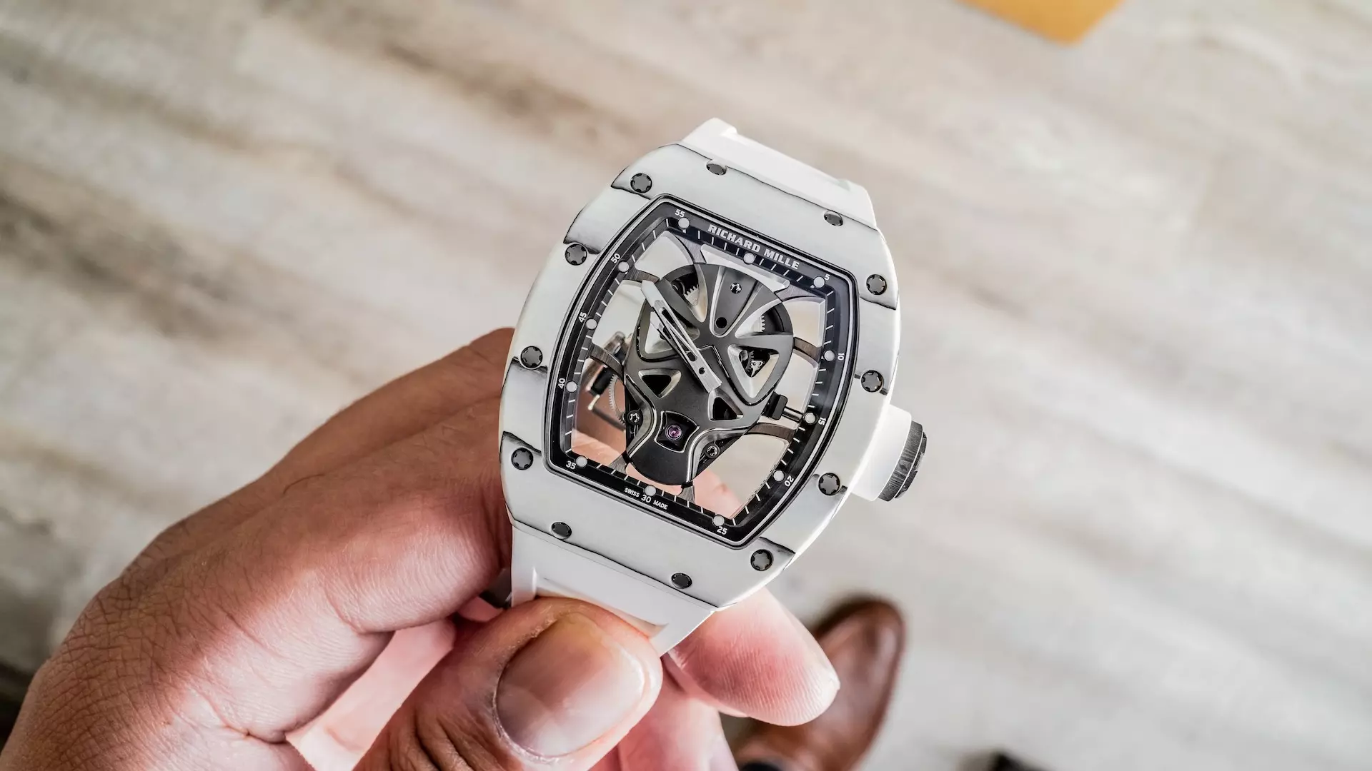 Hands-On: De $700.000 Richard Mille RM 52-06 Tourbillon Skull Watch