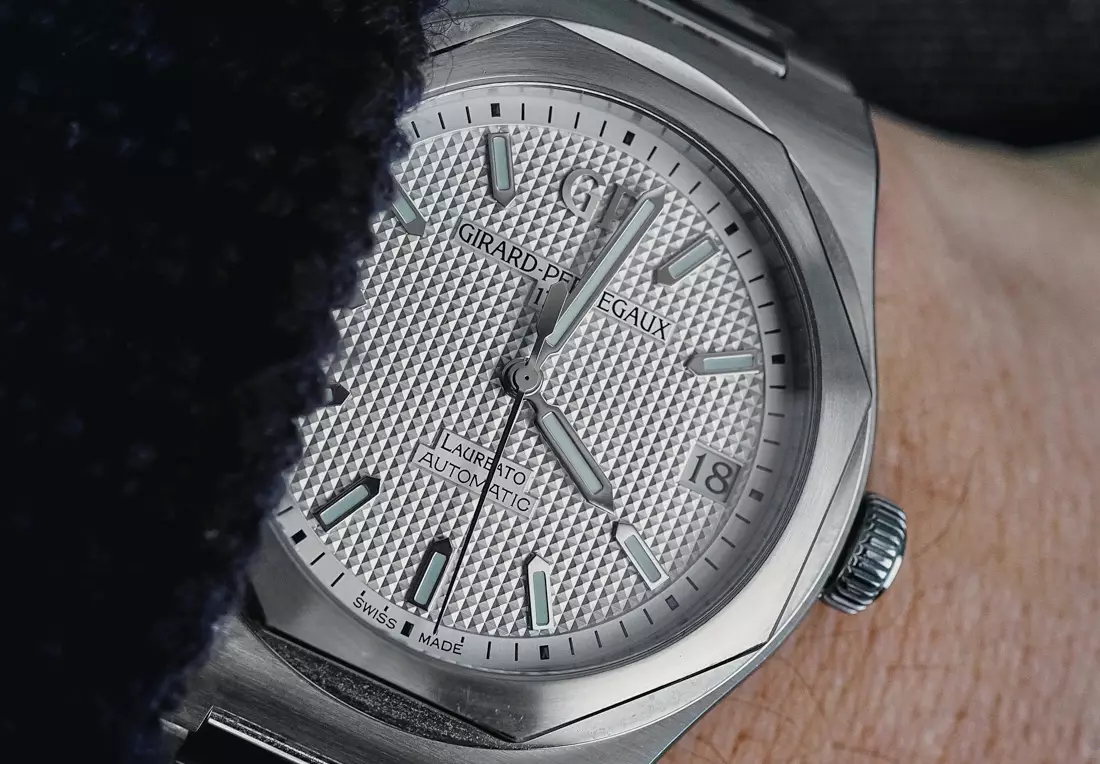 Girard-Perregaux Laureato Steel na zápěstí