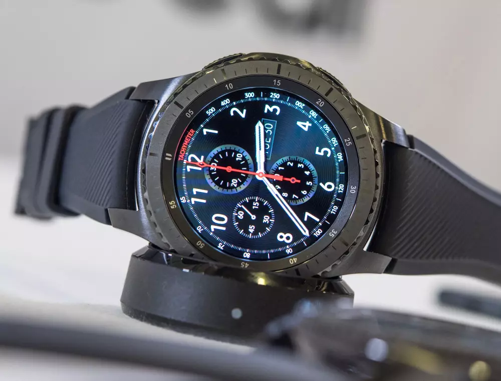 مراجعة Samsung-Gear-S3-Frontier-Classic-smartwatch-aBlogtoWatch-18