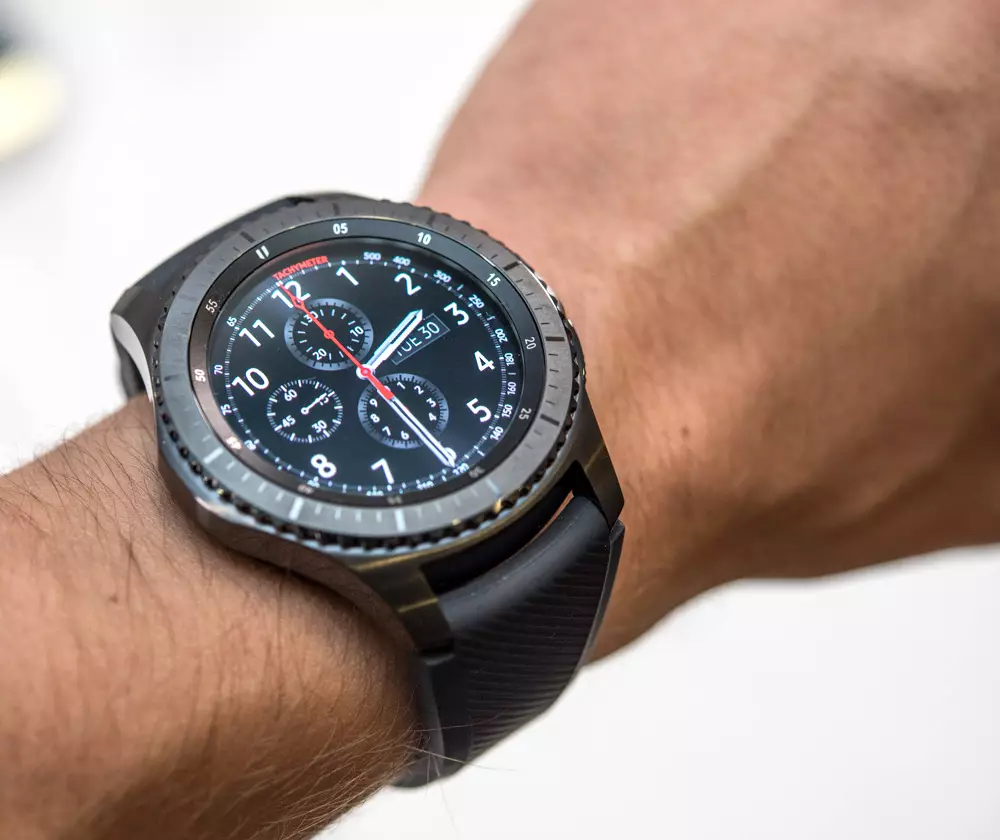مراجعة Samsung-Gear-S3-Frontier-Classic-smartwatch-aBlogtoWatch-15