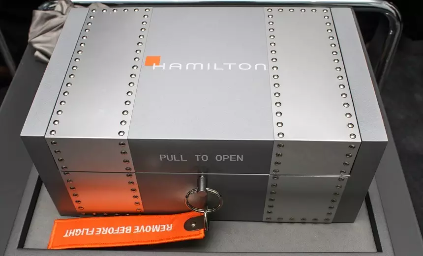 Hamilton-Khaki-Takeoff-Limited Edition-3