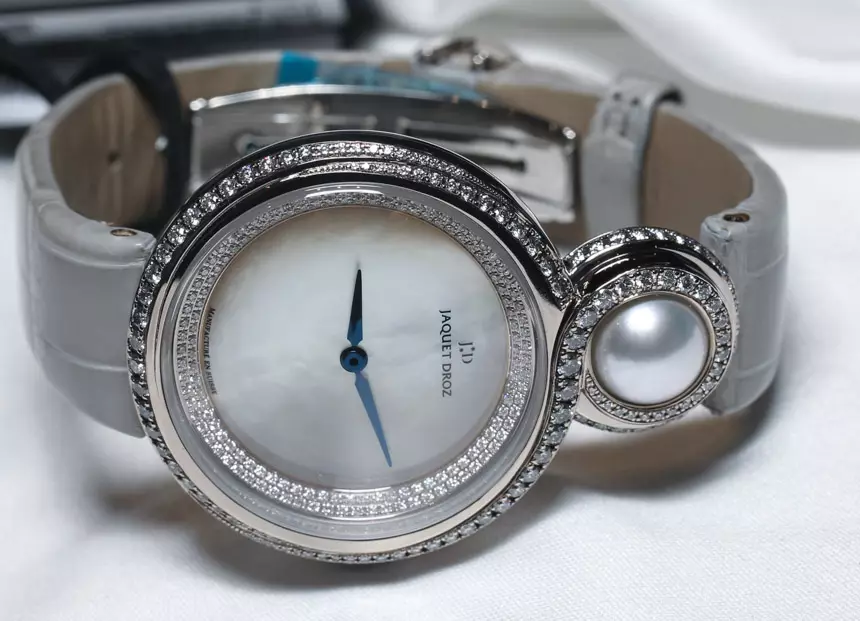 jaquet-droz-dama-8-sat-1