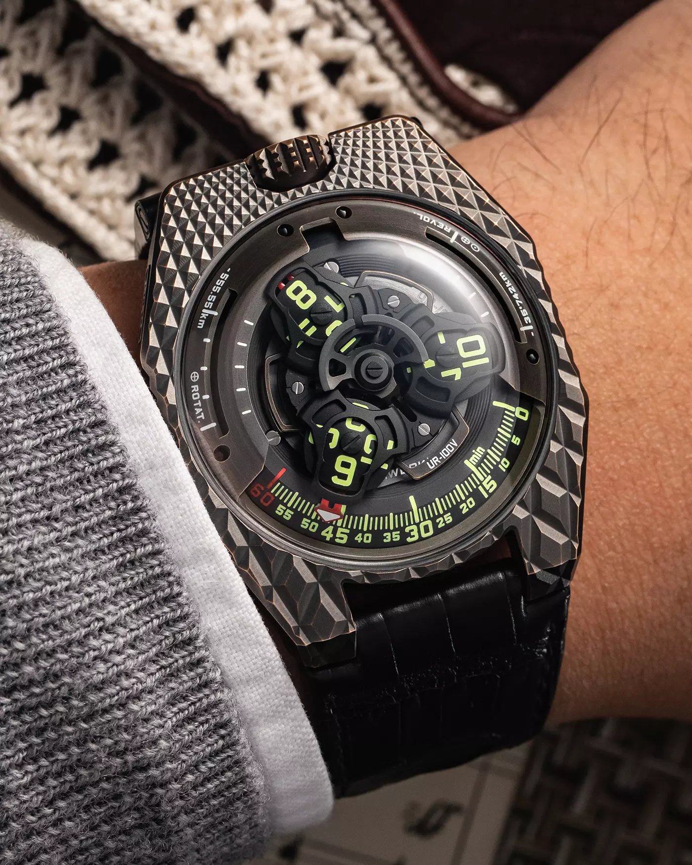 Urwerk annoncéiert limitéiert Editioun UR-100V T-Rex Watch 6901_2