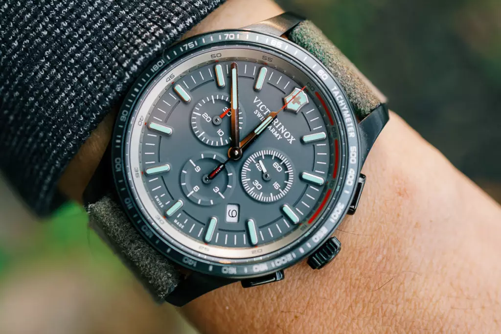 עור קמו של Victorinox Alliance Sport Chronograph