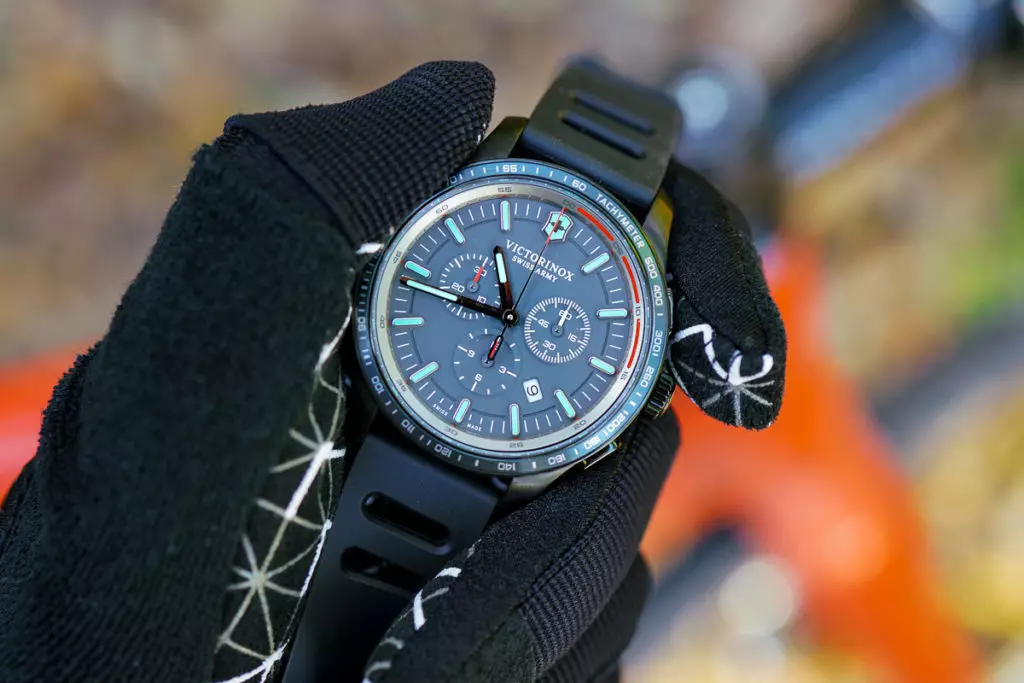 Chronographe Victorinox Alliance Sport en main