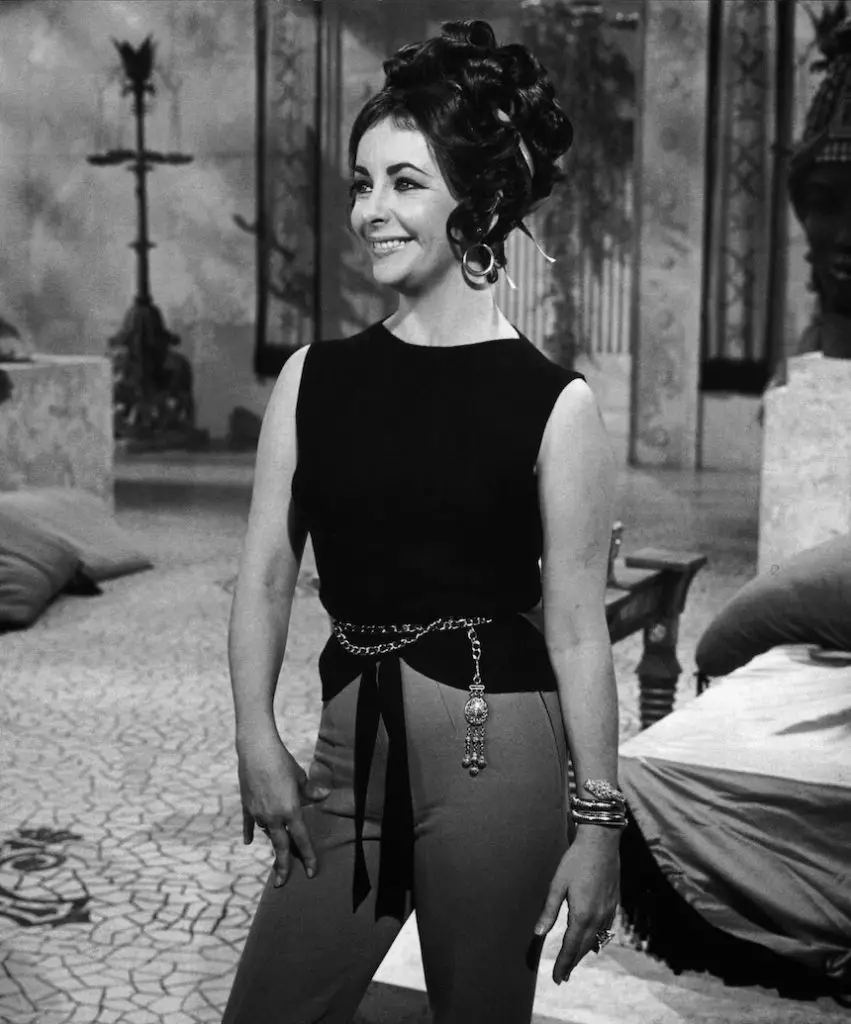 Elizabeth-Taylor-Cleopatra-bulgari-käärme-käärmekello-2