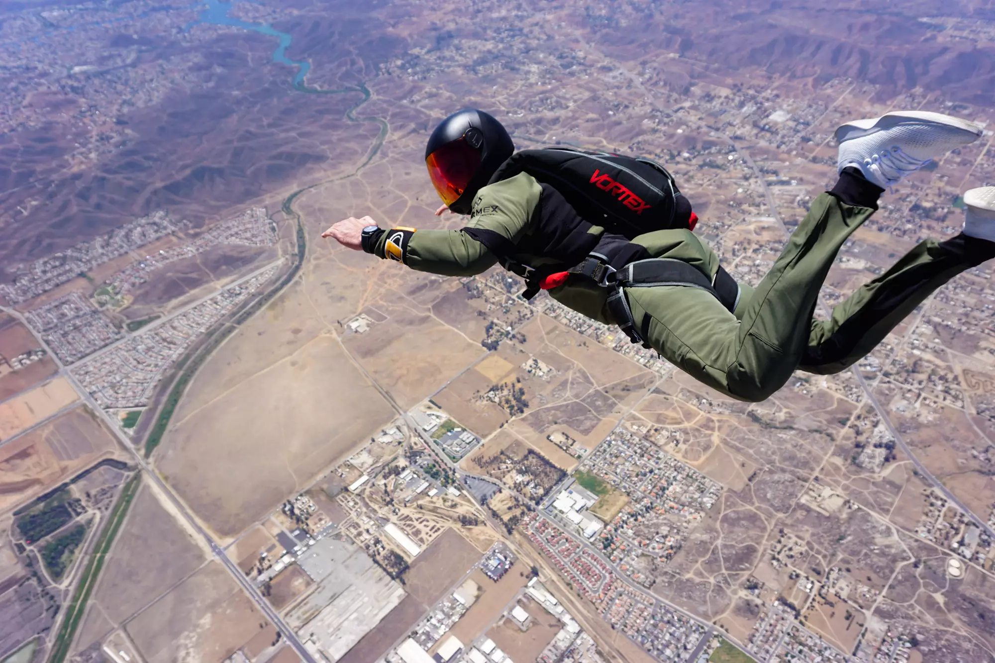 I-Skydiving With The New Formex Essence Leggera Carbon & Ceramic Watches 725_9