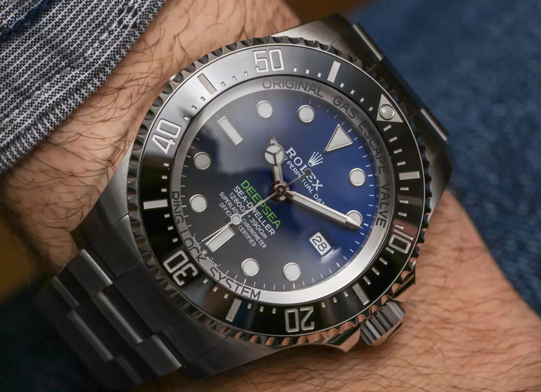Rolex Deepsea Sea-Dweller 126660 D-Blue Watch Hands-On 7455_1