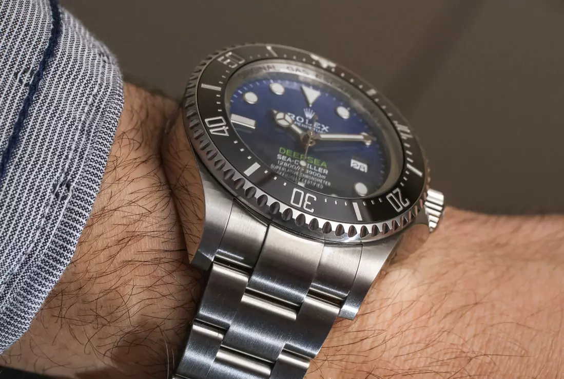 I-Rolex Deepsea Sea-Dweller 126660 D-Blue Watch Hands-On 7455_5