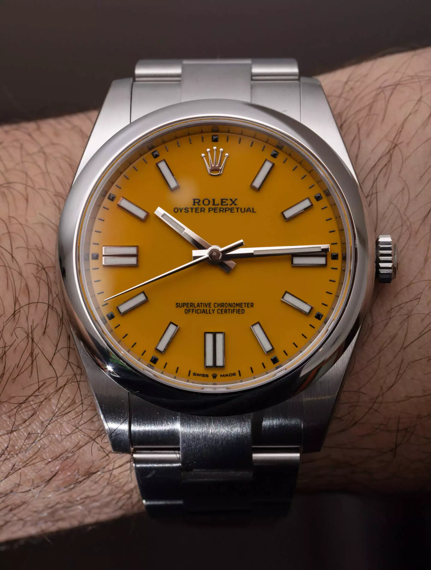 Aka-Na: Rolex Oyster Perpetual 41 Red Coral Versus Yellow Dial Watches 7525_1