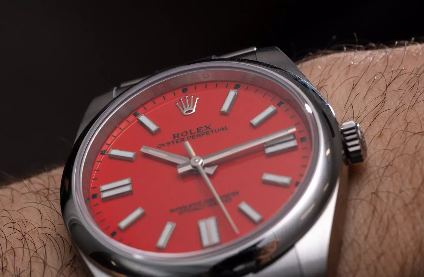Aka-Na: Rolex Oyster Perpetual 41 Red Coral Versus Yellow Dial Watches 7525_6