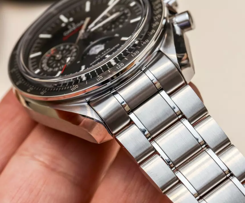 Omega-Speedmaster-Moonphase-Chronograph-Master-Chronometer-aBlogtoWatch-60