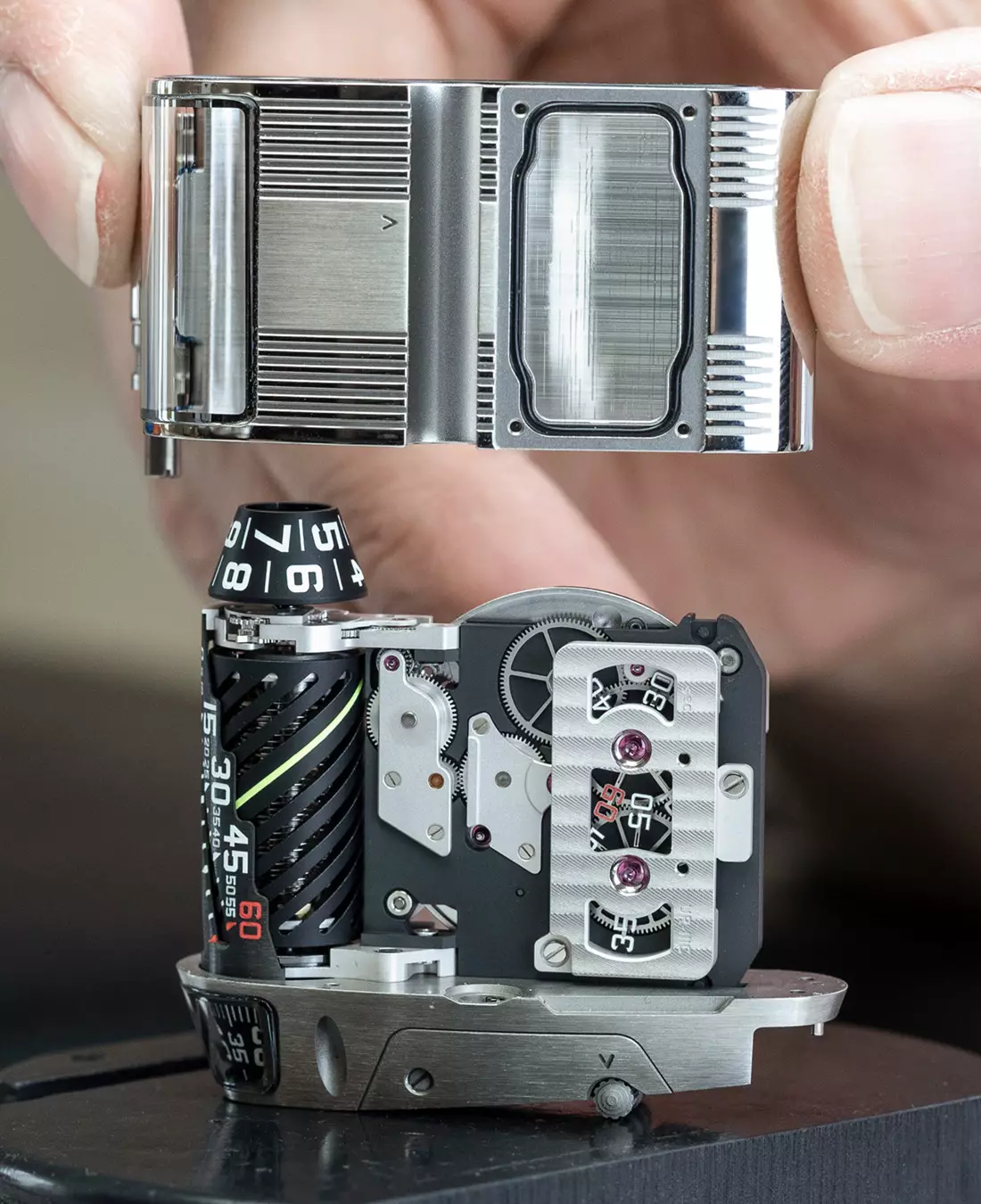 Urwerk UR-111C شاهد لاول مرة 76908_12