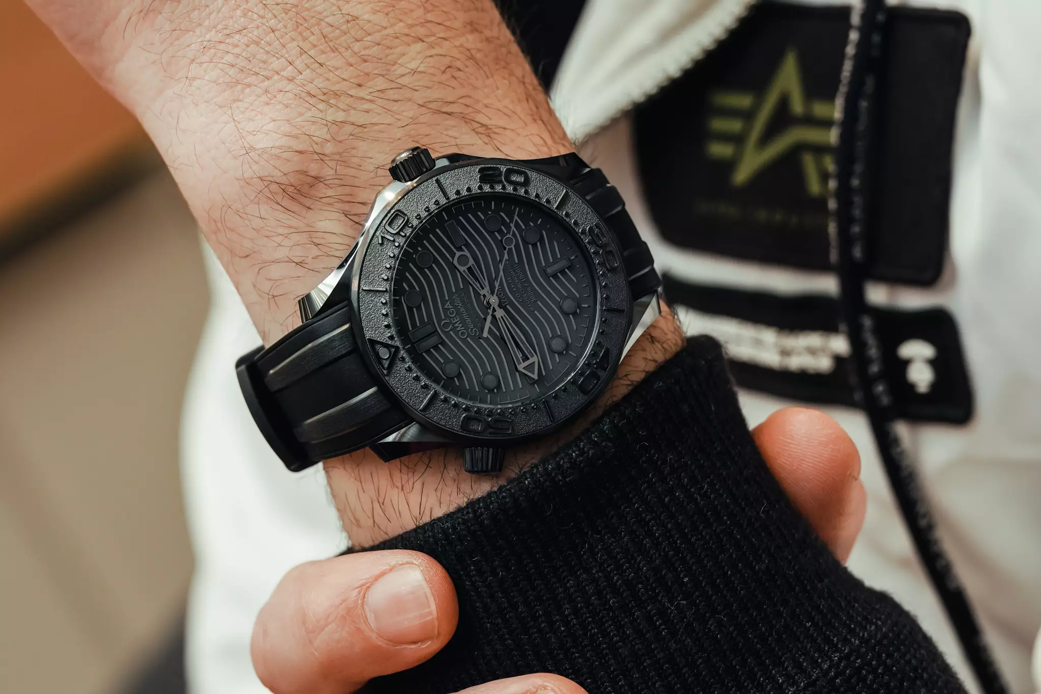 Hands-On Debút: Omega Seamaster Diver 300M Black Black Ceramic Watch 7718_9