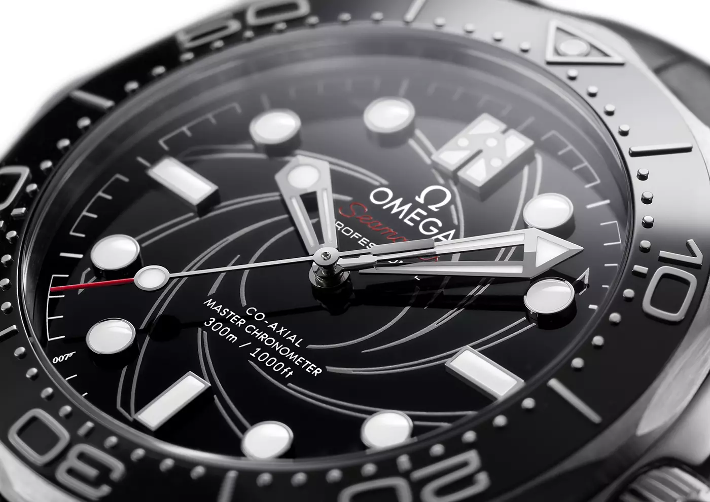 Омега өзүнүн Seamaster Diver линиясына 007 Inspired Platinum Gold вариантын кошот 7731_3