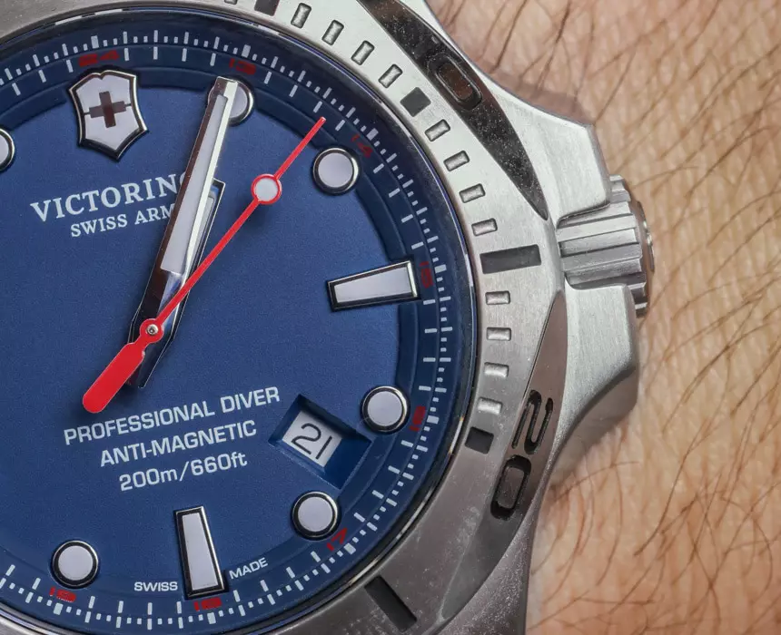 Victorinox Swiss Army INOX Professional Diver Watch Review | Side 2 fan 2 77397_12